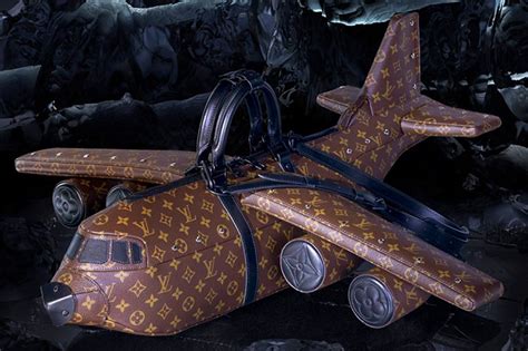 Jadi Viral Ini Tas Louis Vuitton Berbentuk Pesawat Seharga Rp546 Juta