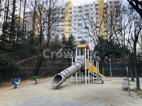 놀이터 아파트 단지 미끄럼틀 놀이기구 사진 이미지 일러스트 캘리그라피 엘리엇작가