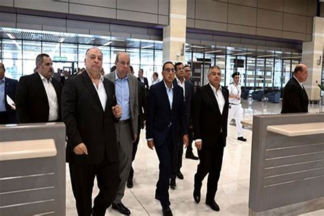 مدبولي يوجه وزير الطيران بوضع تصور متكامل لاستيعاب الحركة السياحية