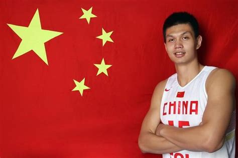 揭秘广西巨人家族，4人超过2米，8人超过1米9，四人入选国家队