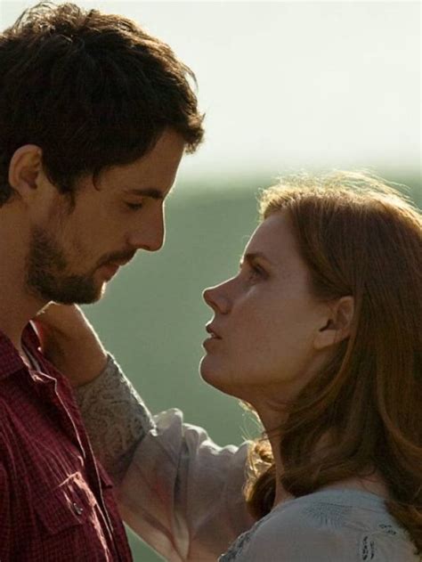 Romance Apaixonante Sebastian Stan Acabou De Chegar Na Netflix
