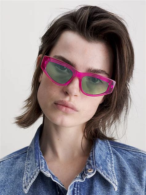 Sonnenbrillen für Damen - Eckig, Rund & Mehr | Calvin Klein®