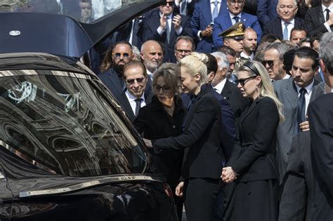 Marta Fascina Dopo La Morte Di Berlusconi Vive Da Sola Ad Arcore