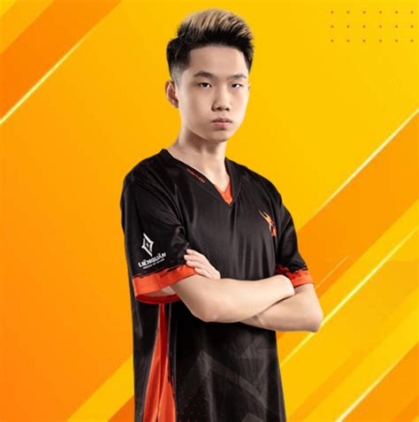 Yiwei Bất Ngờ Thông Báo Giải Nghệ ở Tuổi 20 Mình Không Phải Tài Năng