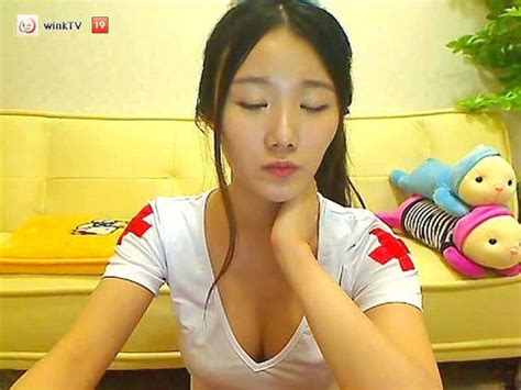 Watch 在异地的极品女友跟我视频 护士 极品 自摸 Porn Spankbang