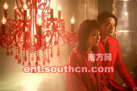 何韵诗禁色mv同黄耀明浸浴嫌穿得太多（组图） 搜狐娱乐频道