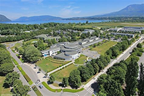 法国萨瓦大学图册360百科