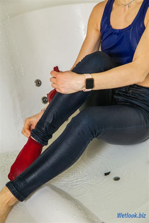 Wetlook Girl In Blue Skinny Jeans In The Bathroom Rwetlookgirls