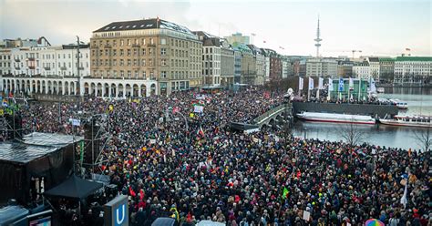 Hamburg Demo Gegen Afd Wegen Massenandrangs Abgebrochen
