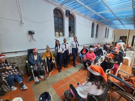 Con los abuelos del Hogar Geriátrico San José de Pitalito La terminal