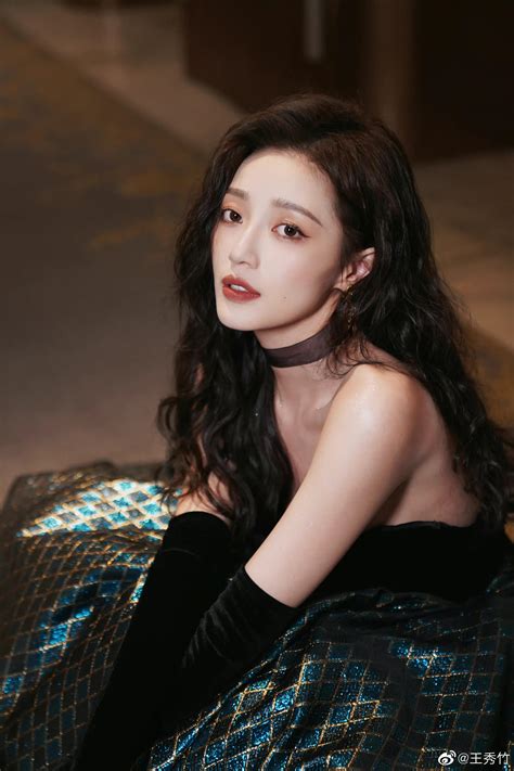 Young Actor Wang Xiuzhu Photo Selfie Imedia