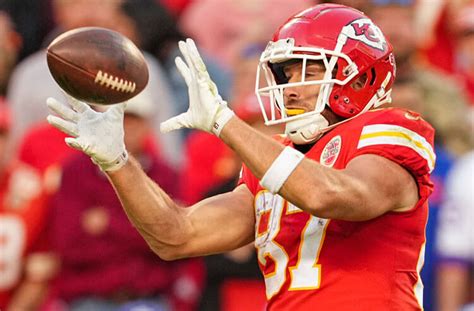 Titans Vs Chiefs Odds Picks And Predictions Sunday Night Football Week 9
