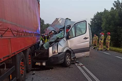 33 letnia kobieta zginęła w wypadku ukraińskiego busa z ciężarówką