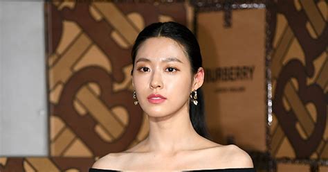 설현 치명적인 쇄골 드러낸 오프숄더 Mk포토