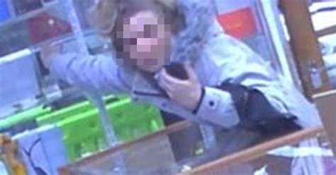 Brazen Thief Caught On Cctv Stealing Samsung Mobile