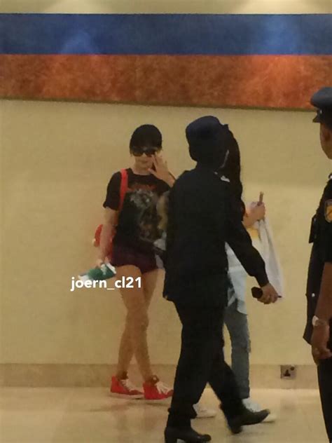 140525 Fantaken Photos Of Sexy Bom At KLIA Heading Back To Korea WeLoveBom