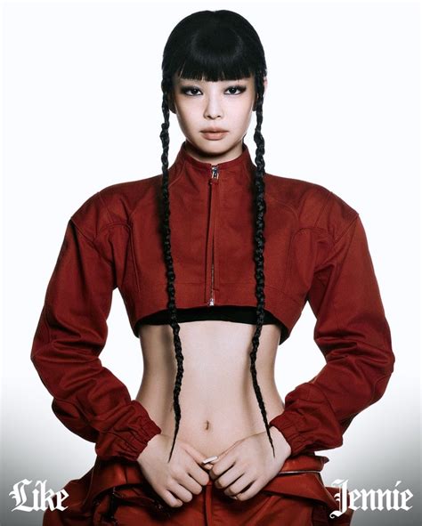 블핑 제니 크롭 재킷으로 뽐낸 늘씬 허리독보적 라인 N샷 파이낸셜뉴스