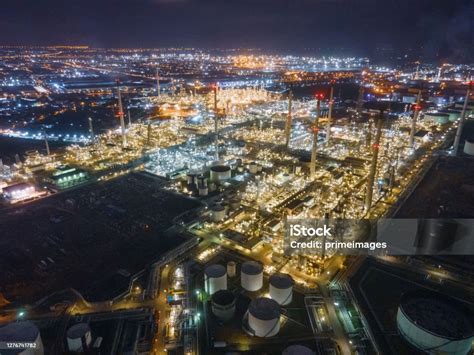 정유 공장 무인 항공기 및 산업 공장 건설 은 철강 구조 금속 밸브 제어 파이프 운송 석유 및 가스 파이프 라인과 같은