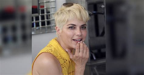 Selma Blair Is In Remission 3 Years After Multiple Sclerosis Diagnosis