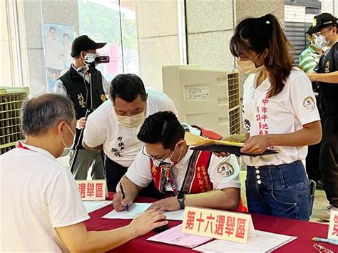 手心是肉、手背也是肉 吳顯森交棒兄弟檔登記參選 Yahoo奇摩汽車機車
