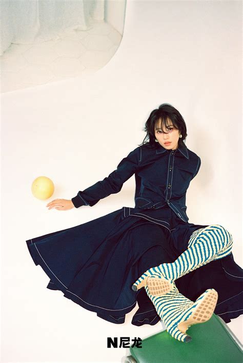 China Entertainment News Zhou Yutong Poses For Photo Shoot