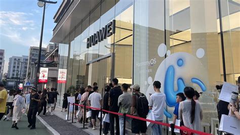華為新手機採用中芯國際7納米芯片 美媒指對美技術供應商重大打擊