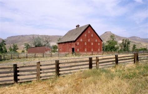 Dayville Oregon Has A Lot Of Fossils And Fossil Hunters To Keep It