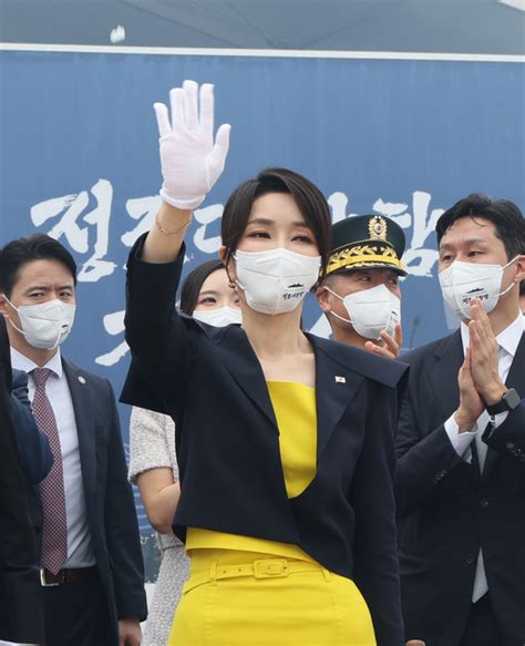 김건희 여사 한달만에 공식활동…정 이미지 이투데이
