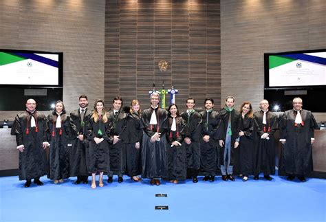 Presidência Do Trf2 Dá Posse A Sete Novos Juízes Federais Titulares
