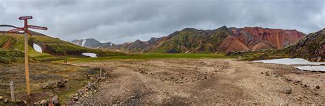 아름 다운 다채로운 화산 산 Landmannalaugar는 아이슬란드의 순수한 황야 여름 시간 극적인 전망 Laugavegur에