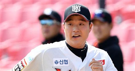 [포토] 박세진 빠르게 베이스 커버