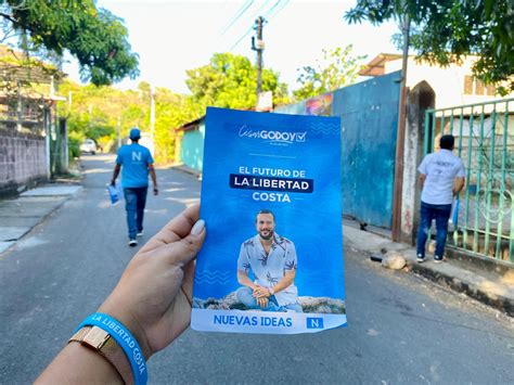 Población conoce los proyectos de César Godoy para La Libertad Costa