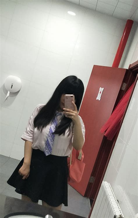 周欣然 Jingluozxr Twitter