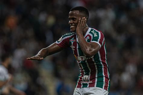 Jhon Árias é alvo de gigante do Brasileirão e pode deixar o Fluminense