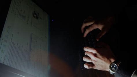 Врана врани очи не вади Новинар који је оповргавао Пицагејт признао поседовање дечје