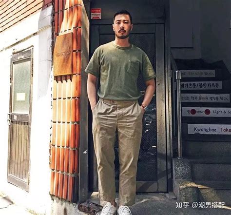 皮肤黑的男生穿黑色衣服 长得黑穿黑色衣服 随意云
