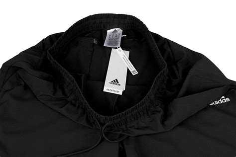 Adidas Herren Kurze Hose Aeroready Essentials Chelsea Small Logo Ic9392