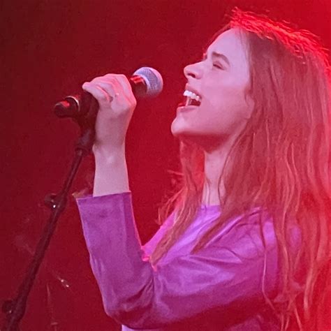 Gabrielle Aplin 2022