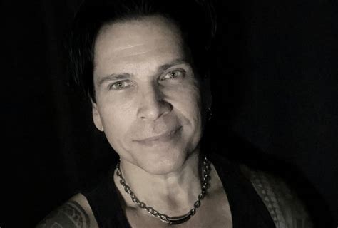 Rob Moratti Napoveduje Album Epical S Singlom Can I Hold You For A