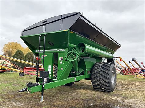 2024 Brent V1300 Corner Auger Grain Cart With Weatherguard Roll Tarp