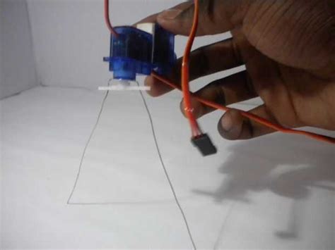 Construya Su Propio Robot Insecto Utilizando Arduino Y Servo Paso 4