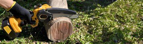 Motosserra Profissional Bateria 48v Bivolt Sem Fio Potência E Mobilidade Para Cortes Rápidos E