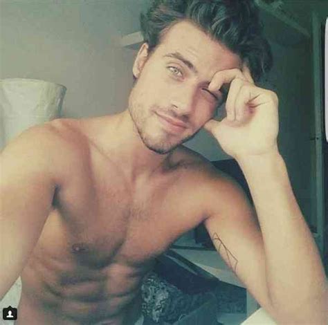 Los Hombres Mas Sexys De Instagram Fucsia