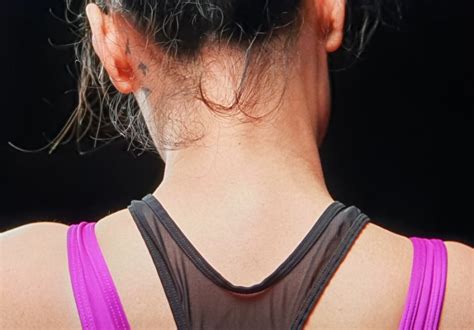 뒷목이 땡기는 이유 8가지 오른쪽 왼쪽 뒷목 통증 및 땡김 뻐근 두통 네이버 블로그