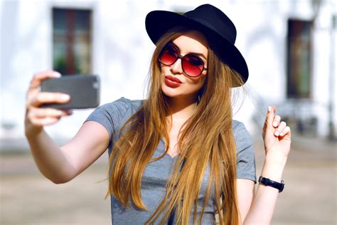 Tips To Help You Take Fabulous Selfies Lionesse