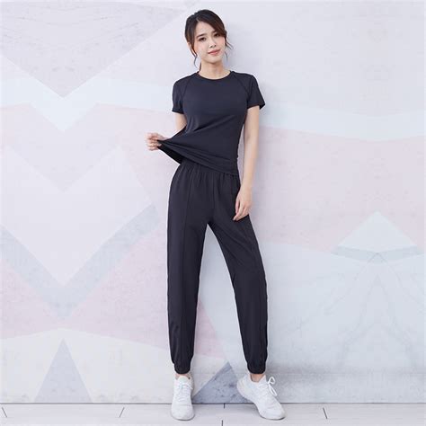健身服女高端时尚夏季薄款专业瑜伽晨跑步宽松速干衣休闲运动套装虎窝淘