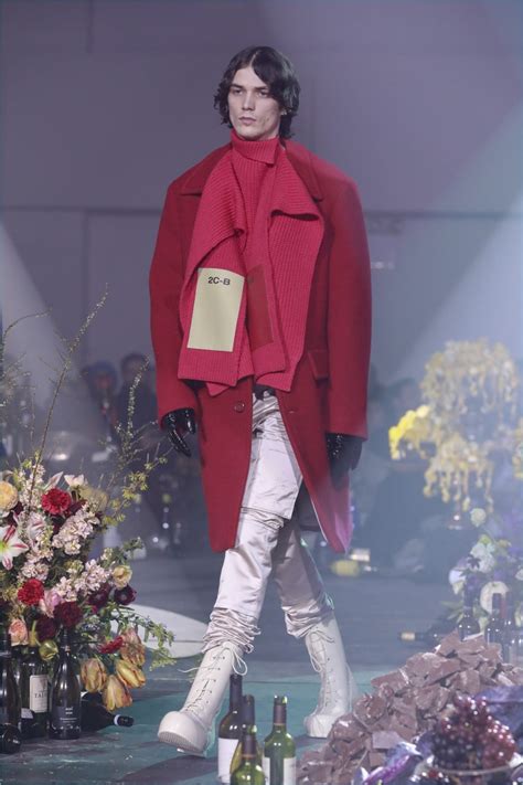 Raf Simons Fall 2018 Mens Collection Runway