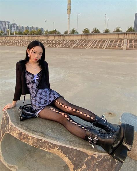 Qiqi💕🌈 Weibo眞奇 On Instagram Nice Day🦕 How About U？” Fashion Inspo