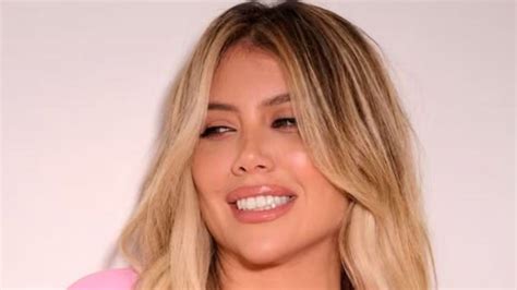 La Insólita Respuesta De Wanda Nara A Una Seguidora Exitoina