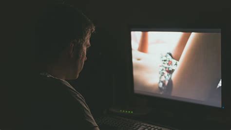 Sex Og Samlivsbrevkassen Min Mand Ser Porno Ude Og Hjemme